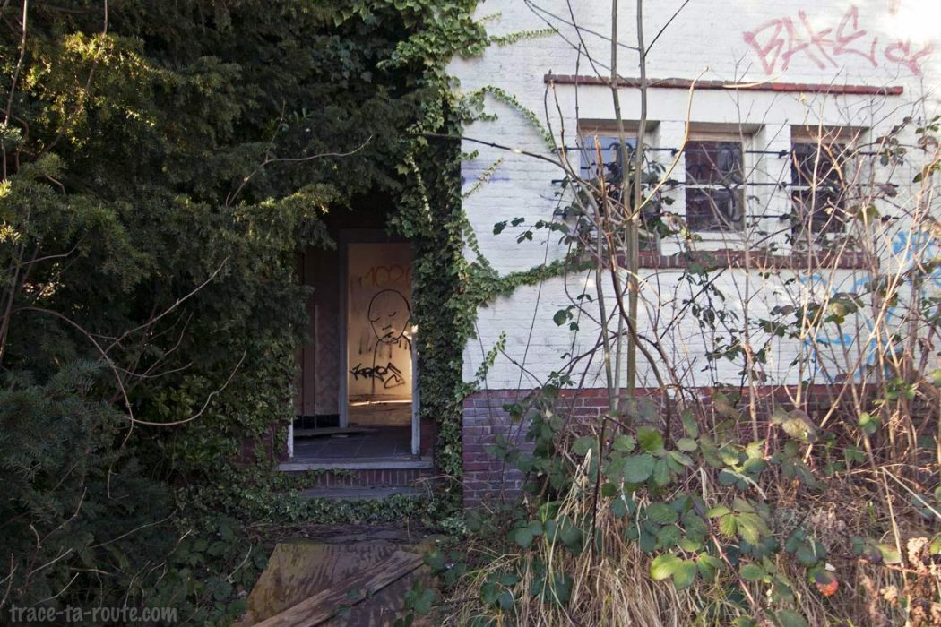 Visiter DOEL, village fantôme en Belgique - Blog Voyage & Outdoor Trace ...