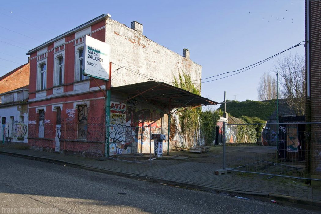 Visiter DOEL, village fantôme en Belgique - Blog Voyage & Outdoor Trace ...