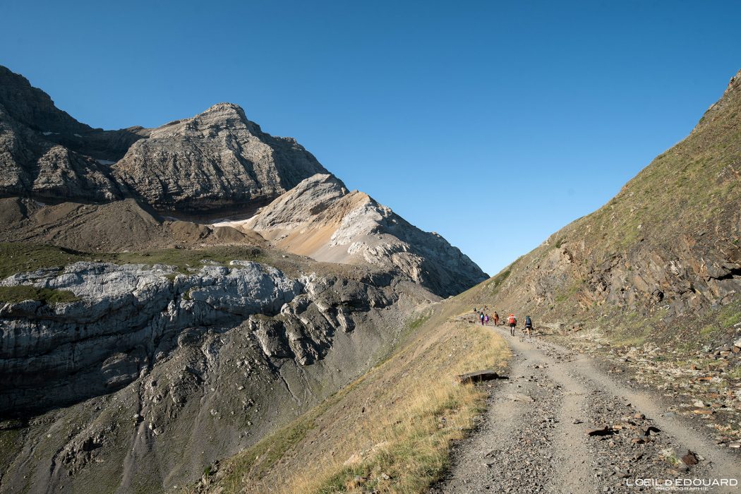 La BRÈCHE DE ROLAND, au-dessus du Cirque de Gavarnie - Blog Randonnée ...